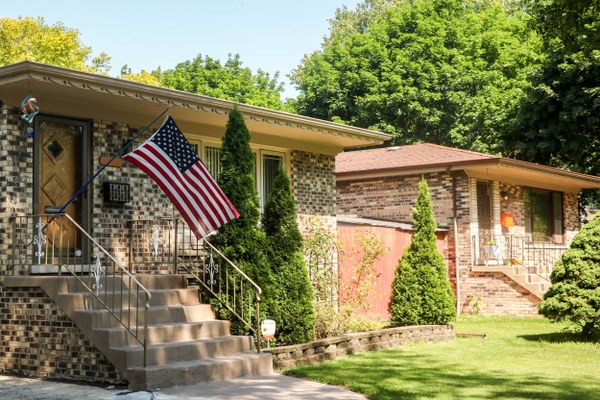 Montclare, Chicago IL - Neighborhood Guide | Trulia